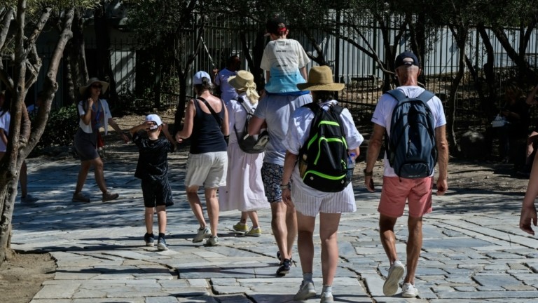 Υπερτουρισμός: Η Κεφαλογιάννη απαντάει στο καμπανάκι Δούκα | topontiki.gr