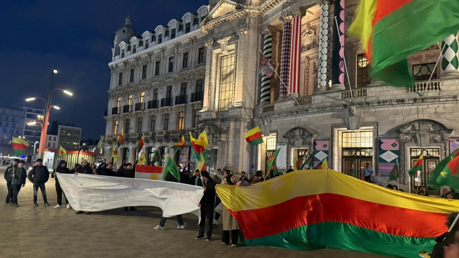 Έξι άνθρωποι μαχαιρώθηκαν σε διαδήλωση Κούρδων στην Αμβέρσα – Τέσσερις ...