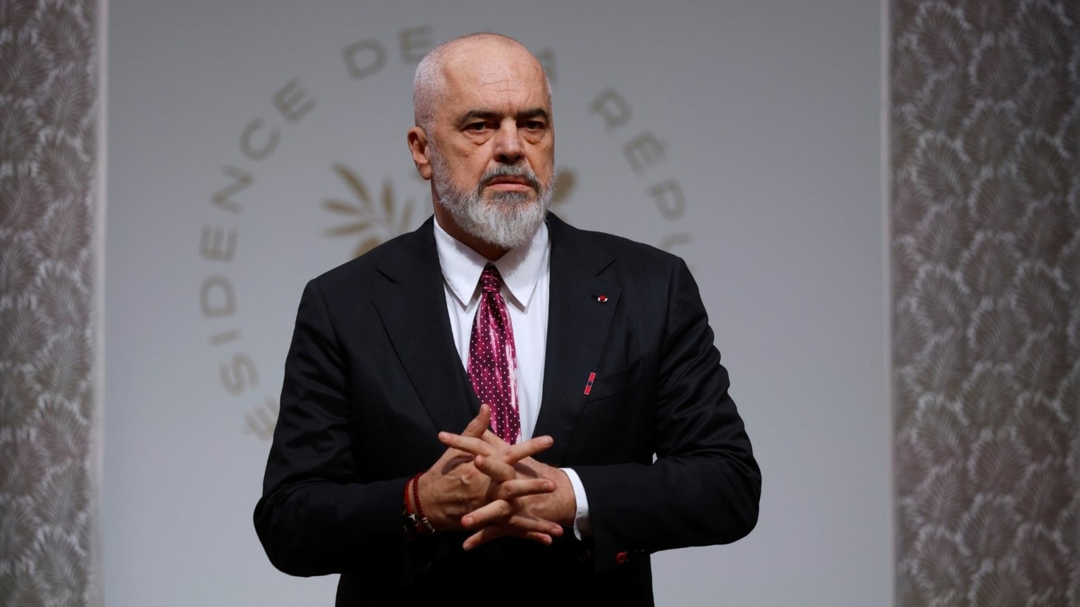 Έντι Ράμα: «Οι Έλληνες νομίζετε ότι είστε άμεσοι κληρονόμοι του Πλάτωνα ...