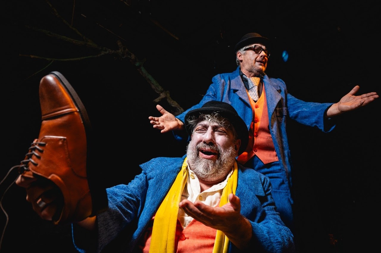 Σε παγκόσμια πρώτη το έργο Killing Godot του Νίκολας Καζάν, ενός ...