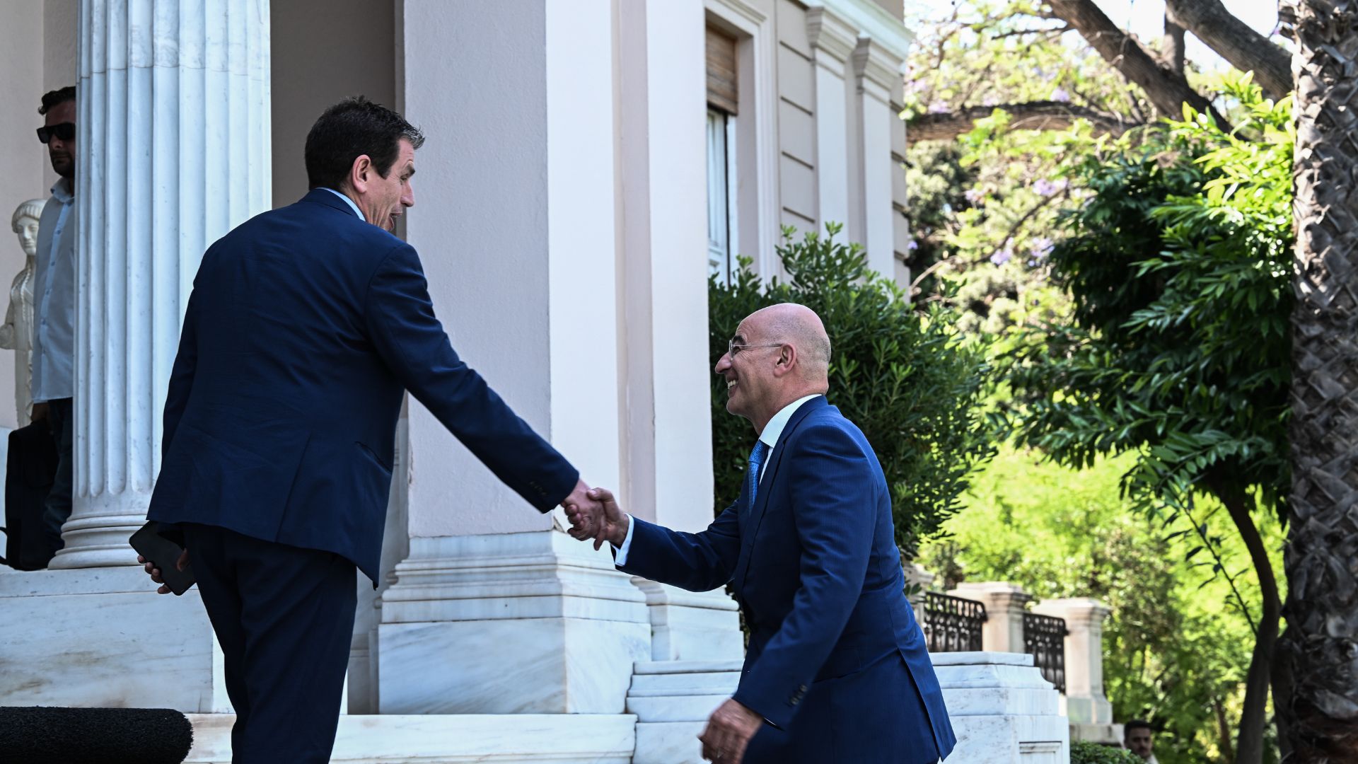 Κόντρα Δένδια – Καιρίδη: Το εσωκομματικό παρασκήνιο, το προηγούμενο με ...