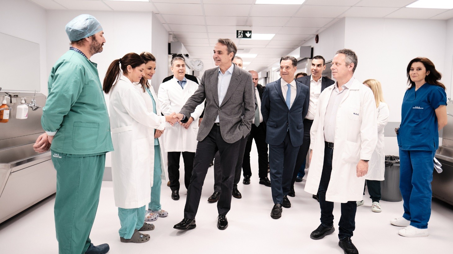Επίσκεψη Μητσοτάκη στο νοσοκομείο Άγιος Σάββας: «Το ΕΣΥ αλλάζει ...
