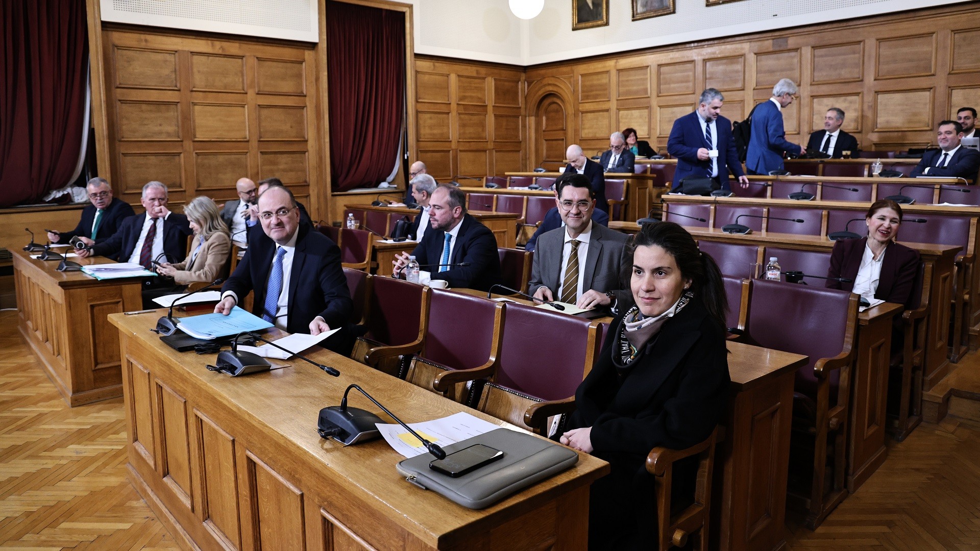 Εξεταστική ΟΠΕΚΕΠΕ: Ένταση μεταξύ Μιλένας Αποστολάκη με την μάρτυρα ...