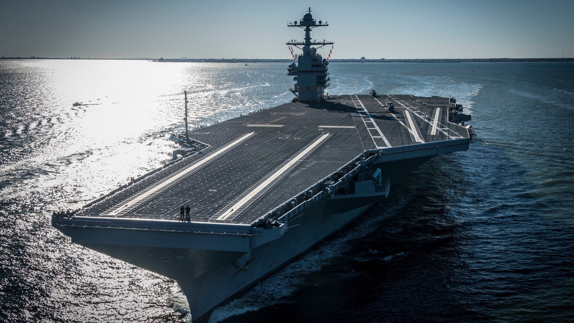 Το USS Gerald R. Ford, το μεγαλύτερο αεροπλανοφόρο στον κόσμο, πέρασε ...