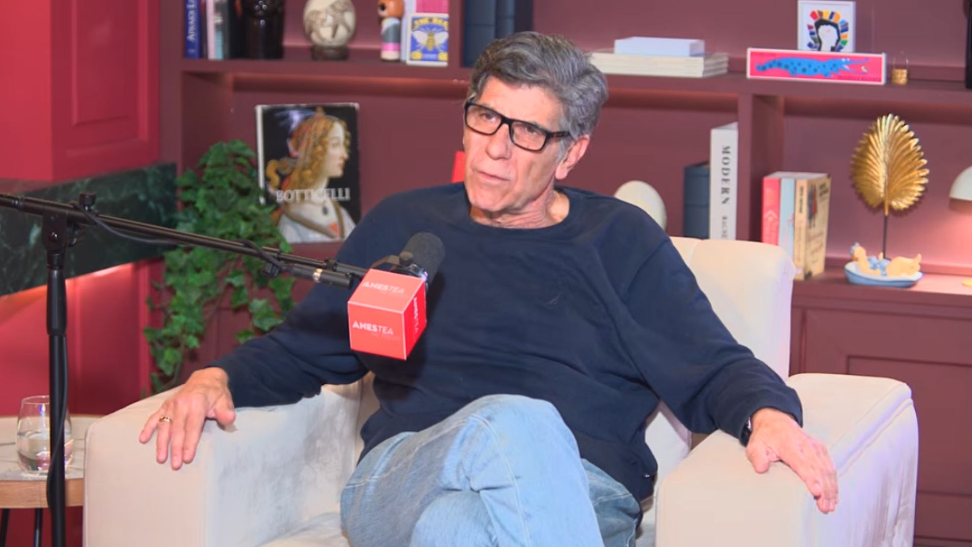 Γιάννης Μπέζος: «Υπάρχουν αυτή τη στιγμή φωτισμένοι ηγέτες που θέλουν ...
