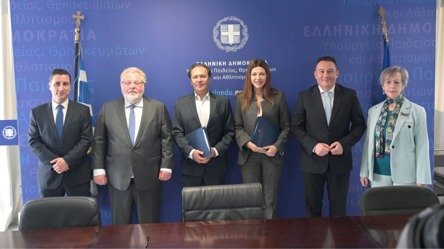 ΠΕΦ και Υπουργείο Παιδείας ιδρύουν την πρώτη Ακαδημία Επαγγελματικής ...