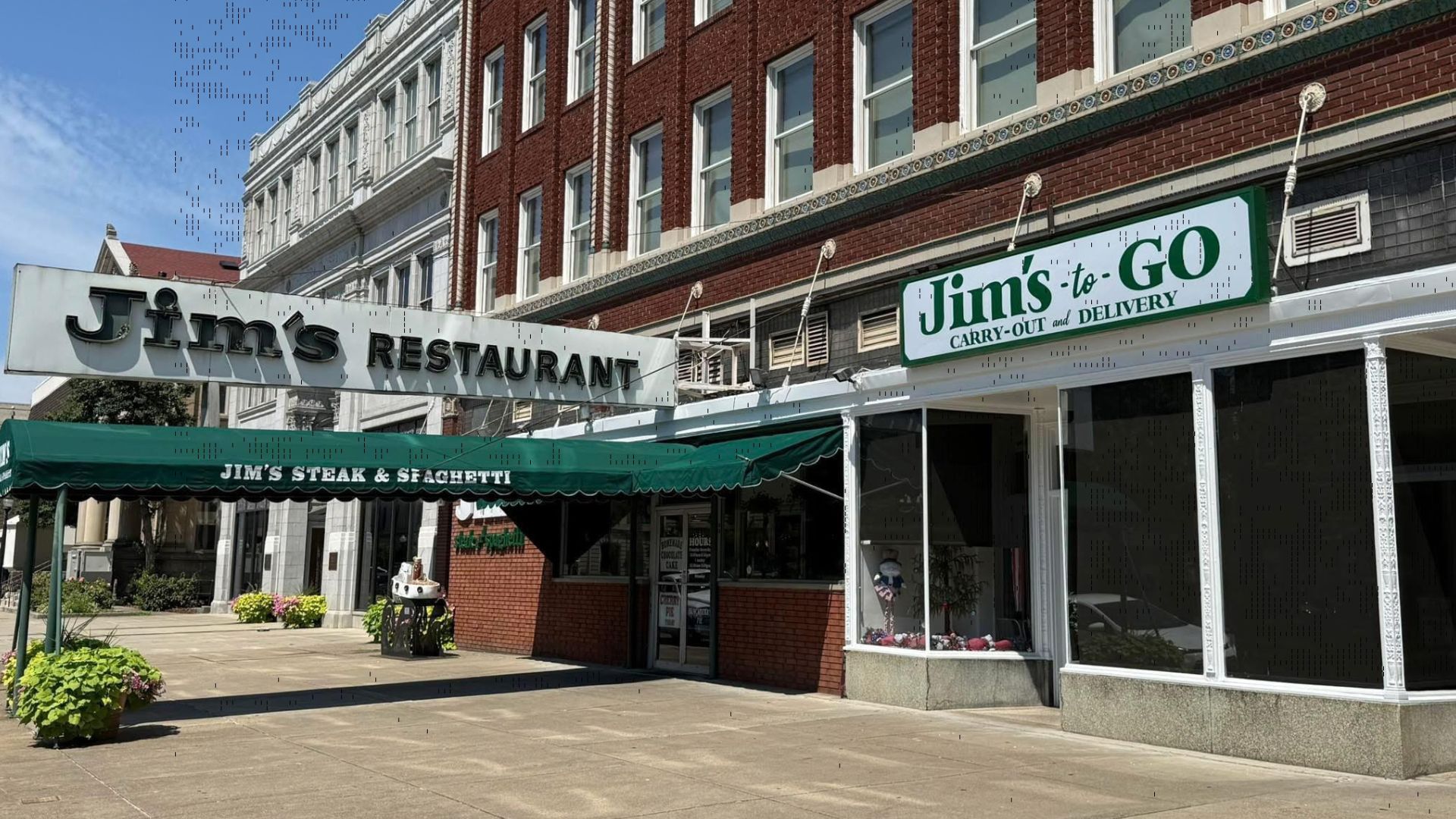 Jim’s Steak & Spaghetti House: Tο μικρό εστιατόριο που «τάισε» από τον ...